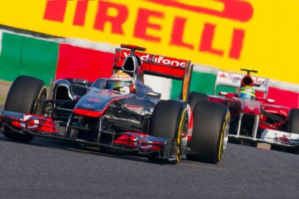 Újabb viták a Brexit-ről, savas támadások, angol Forma 1-es nagydíj ...